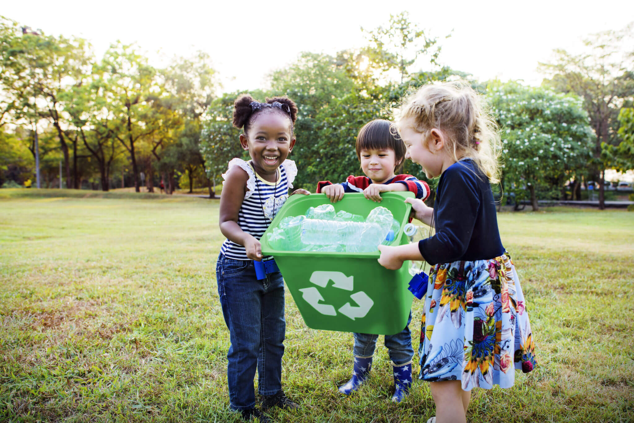 Volunteer Opportunities for Kids: Why it's Crucial to Give Back Early
